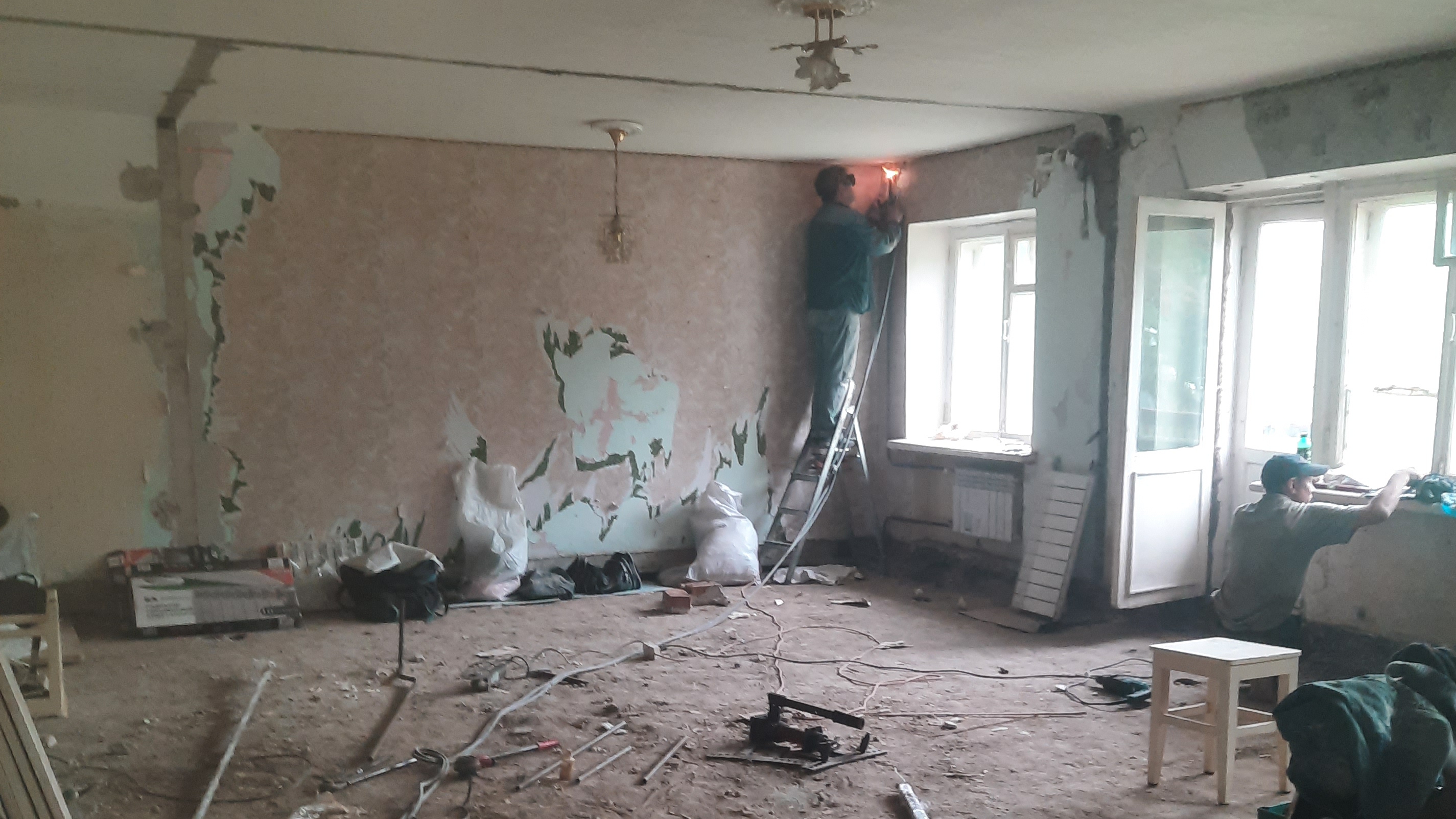 Капитальный ремонт старенькой квартиры ч.3