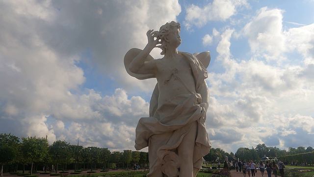 ВЕРХНИЙ  ПАРК  В  ПЕТЕРГОФЕ  2024г