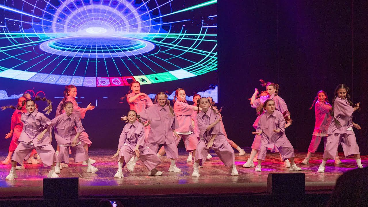 Прокрутка - ДАНСЕР (младшая и средняя группа ансамбля)