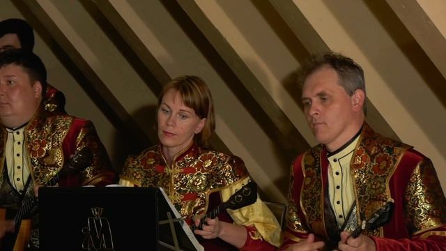 Л. Афанасьев, ст. И.Шаферана. "Гляжу в озера синие". Солистка - Е. Курская