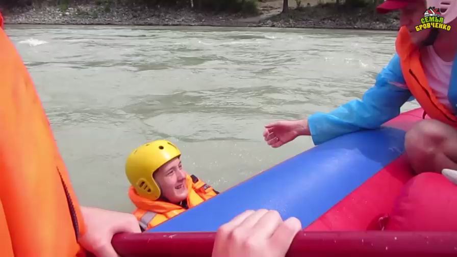 Сплав на рафте по р.Катунь. Пороги до 3 кат. сложн. Сплав Бори и Тани. (07.18г.)