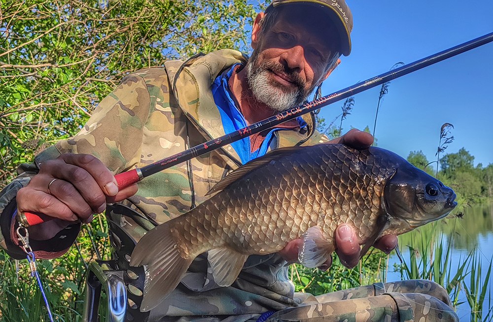 Карась-монстр ранним утром