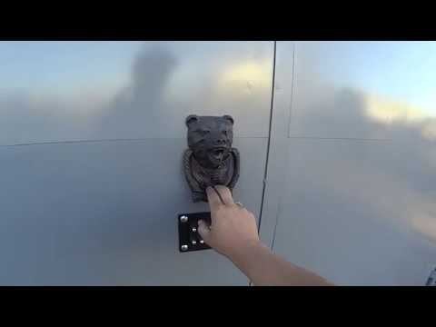 Самодельные распашные ворота в гараже из стеновых,газобетонных  панелей .