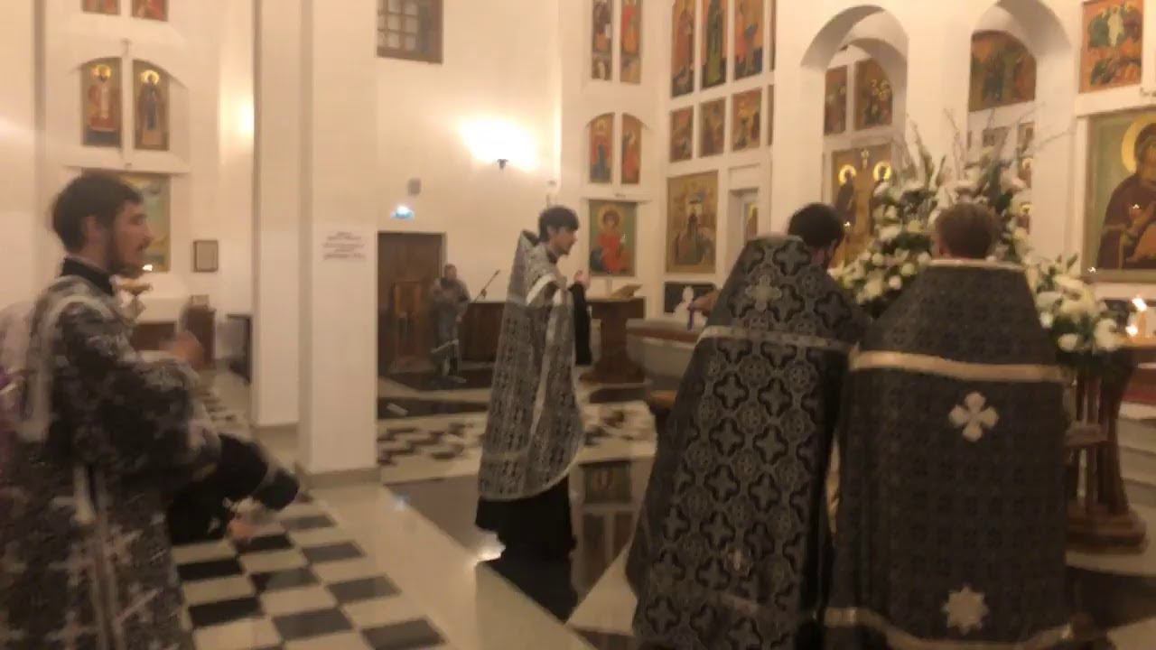 Утреня с чином погребения Плащаницы