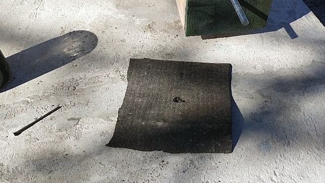 Как эффективно и недорого закрепить деревянный столб к монолитному фундаменту