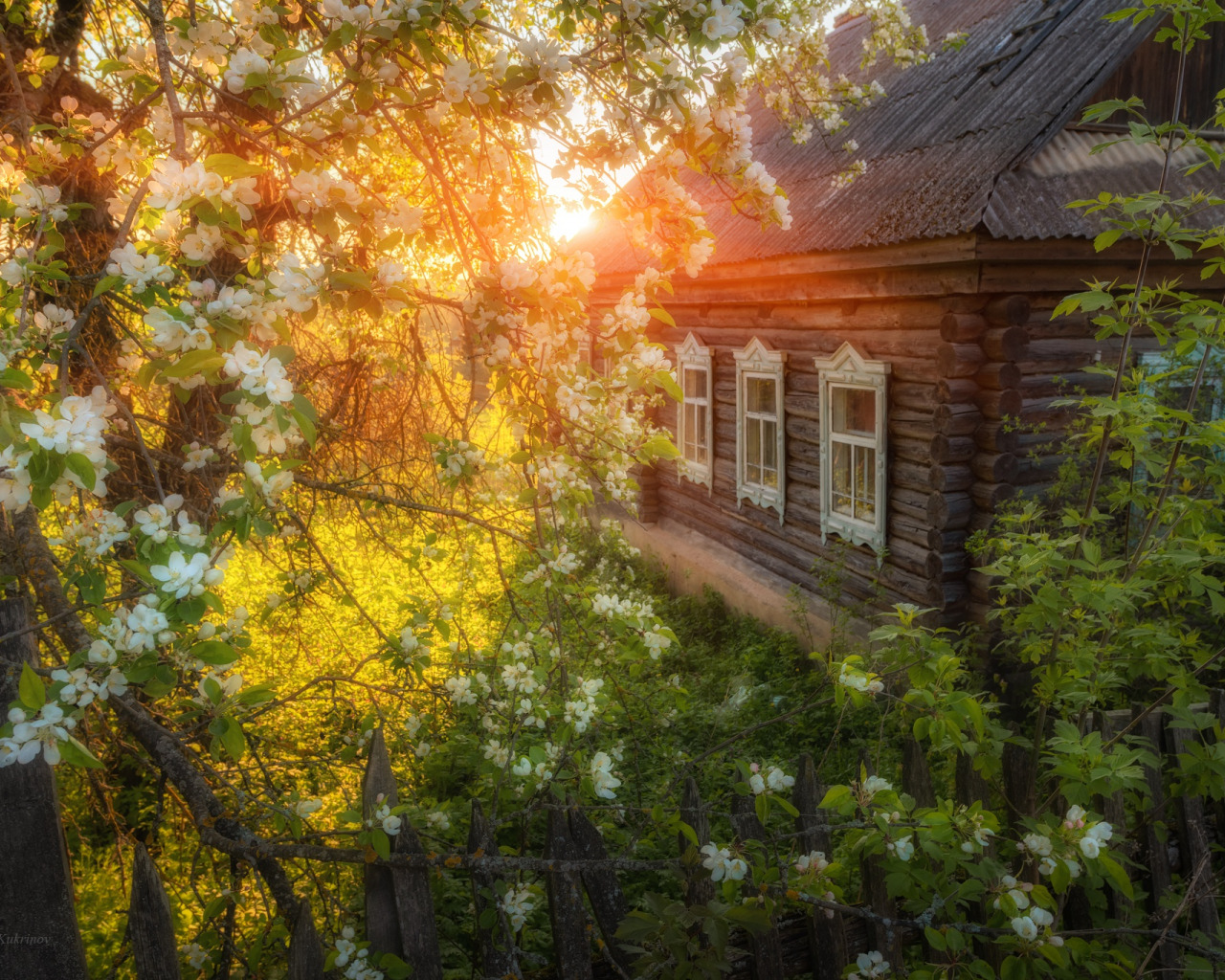 Отчий дом-Авторская песня Валерия Белкина,исп.Валерий Белкин,монтаж-Валентина Зубкова..mp4-1.mp4