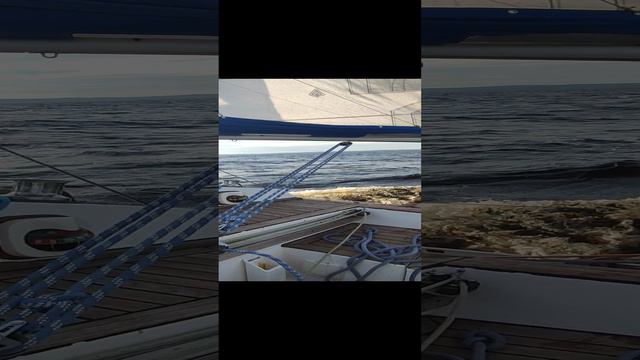 На яхте в одиночку.