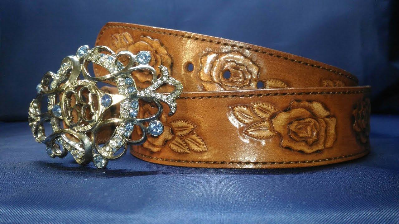 Ремень женский. Изделия из кожи. СКСтиль. Розы. С оригинальной пряжкой, со стразами.