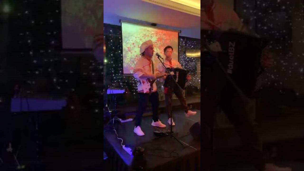 Кавер-группа необычного формата!