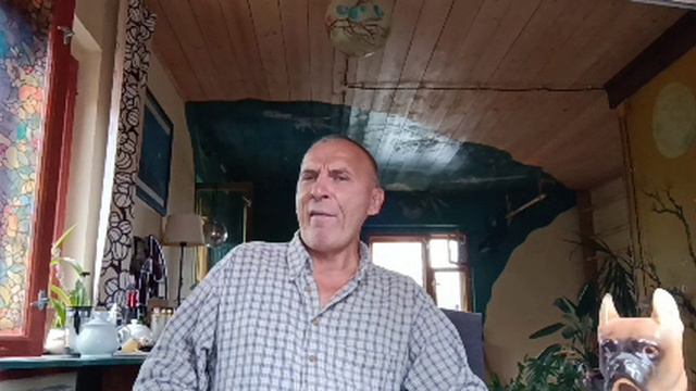 “Гони!” - закричал ему животный страх, и правая нога до предела вдавила педаль. ЛАП 2