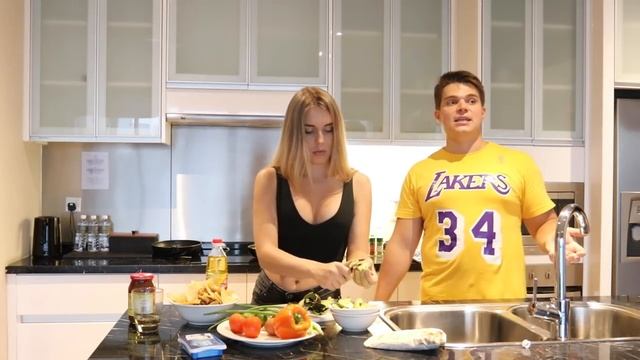 18 Маша готовит. Закуски к Пиву, Камамбер и Начос.mp4