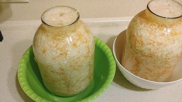 Квашеная капуста. Очень вкусная ,сочная и в меру солёная ..mp4