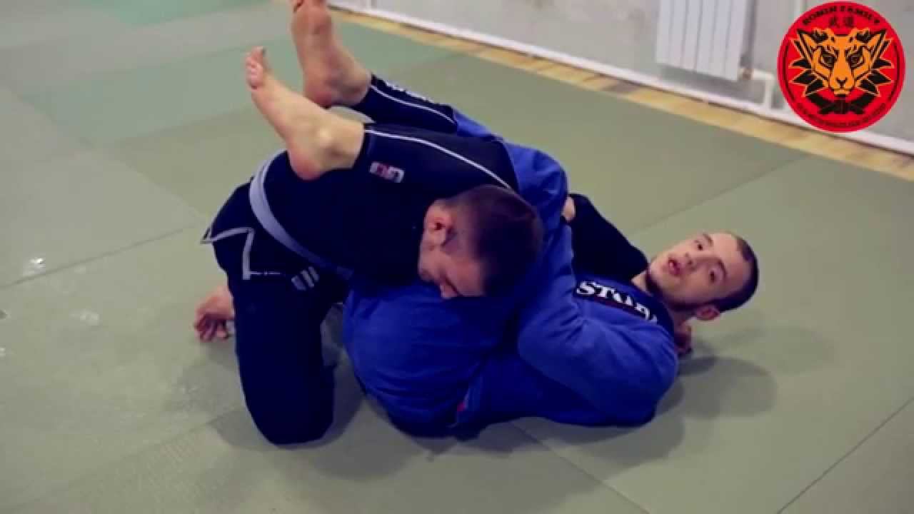 Комбинация рычаг локтя, треугольник, рычаг локтя