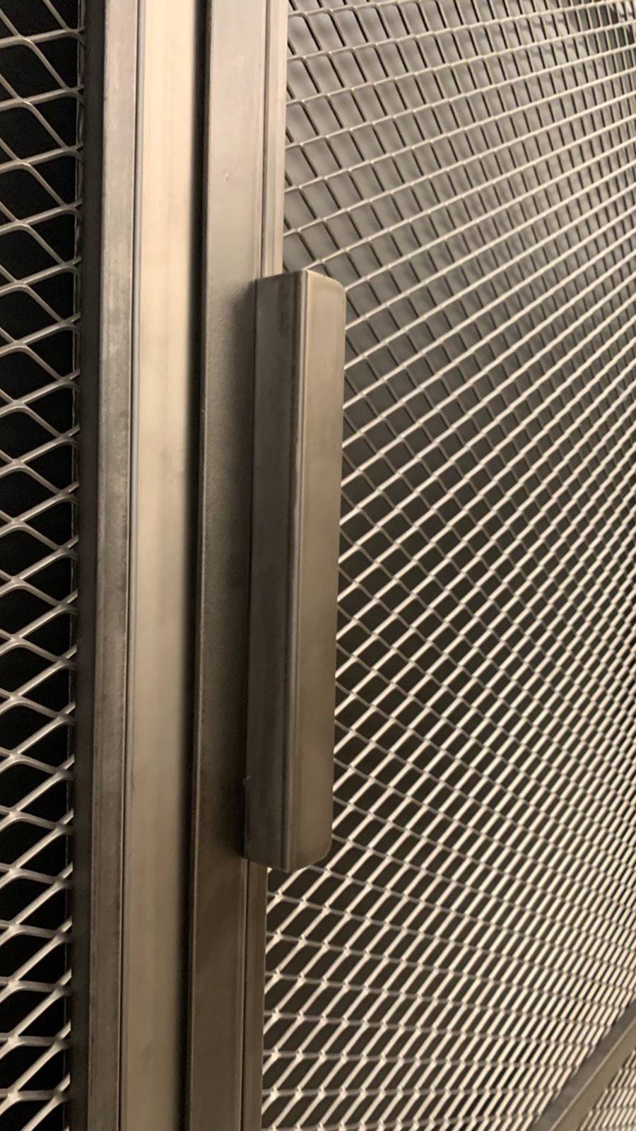 Металлическая перегородка