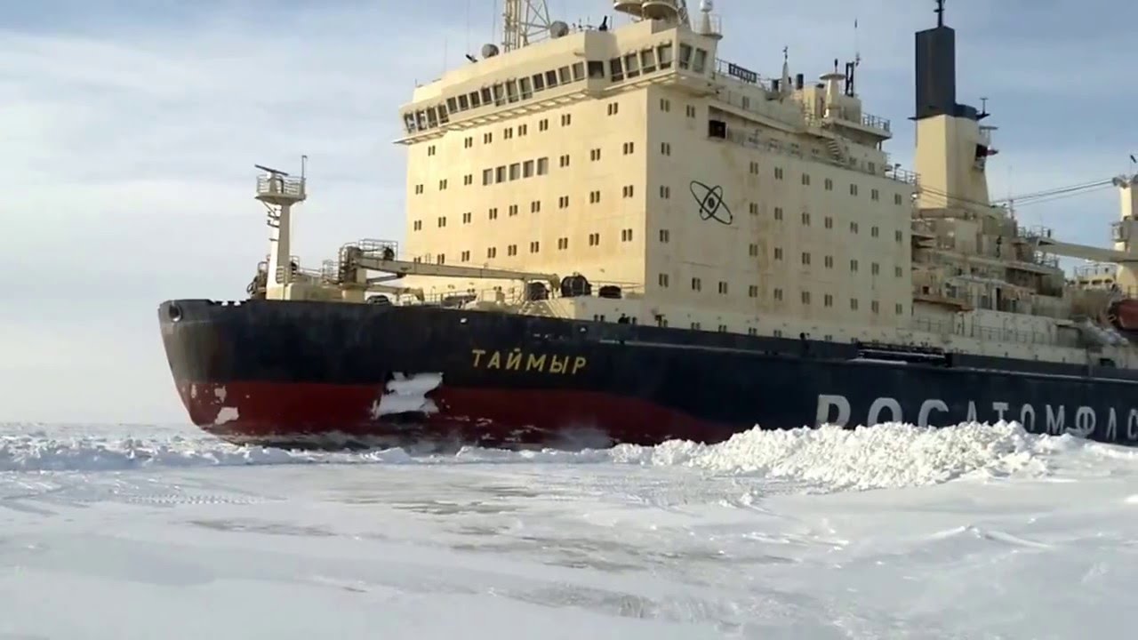 Ледоколы на Енисее.