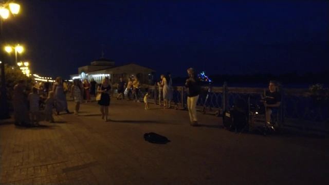 AC/DC на Волынке в исполнении уличных музыкантов.