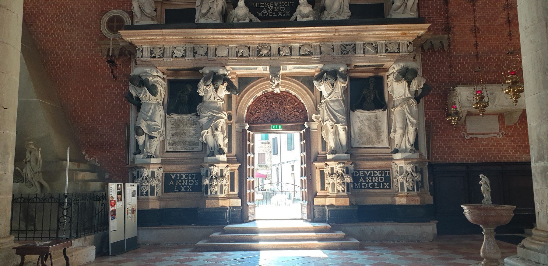 201909 Италия Венеция Basilica di Santa Maria Gloriosa dei Frari