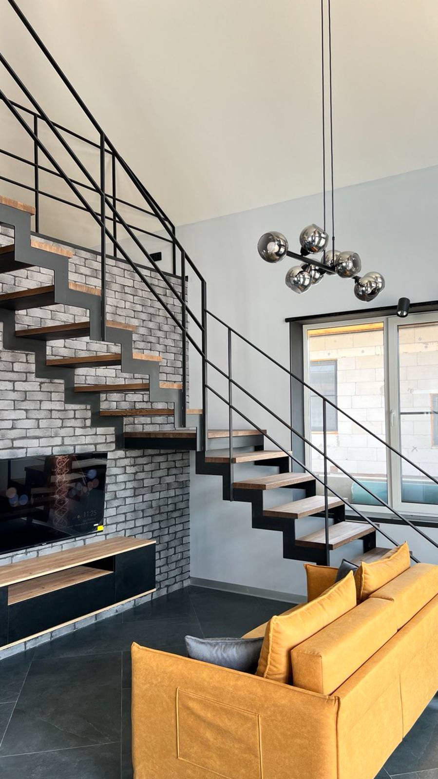 Лестница зубчатый косоур