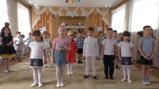 Праздник МЫ КОСМОНАВТЫ старшие группы.mp4