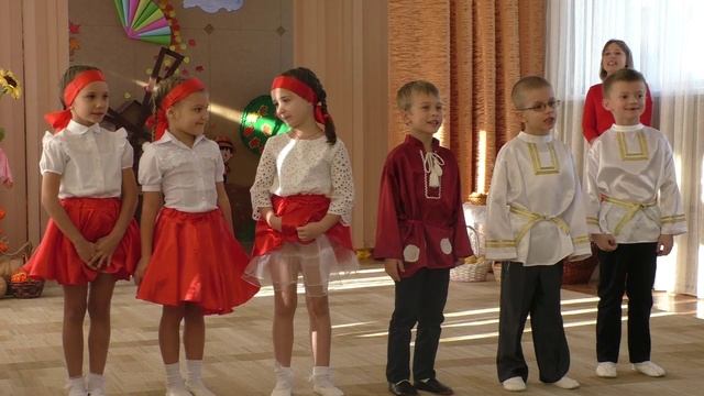 Частушки (группа РОМАШКА).avi