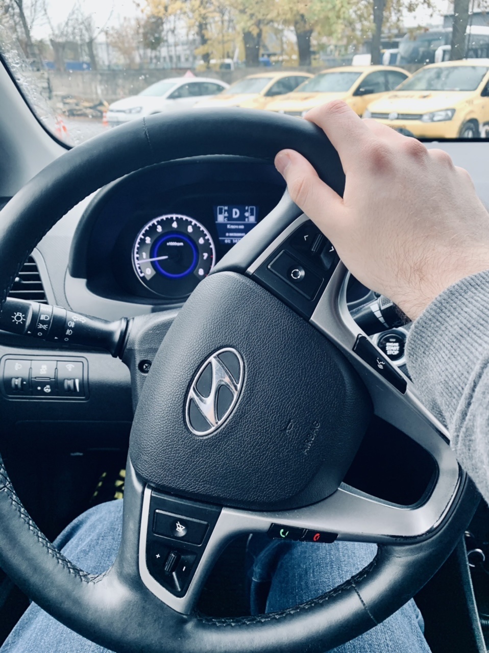 Я ЗА РУЛЁМ СВОЕГО ПЕРВОГО АВТОМОБИЛЯ | ХЁНДЭ СОЛЯРИС | МОСКВА