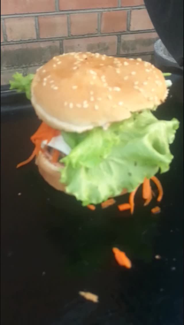 Бургер на барбекю начос тартилья