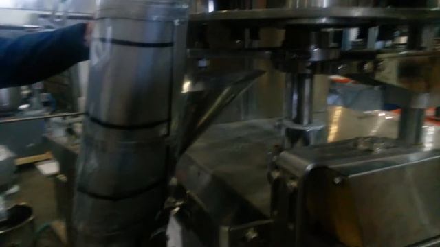 Фасовочно упаковочный автомат для сыпучих продуктов SJIII K300 AR1