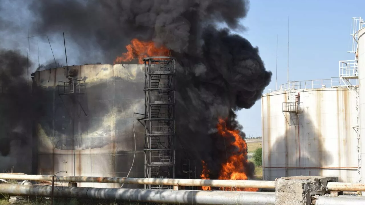 Пожар на нефтебазе Шымкент нефтепродукт