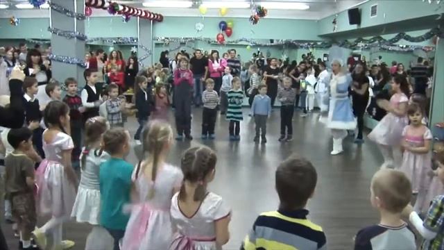 Дед Мороз и Снегурочка в клубе 'Титаниум'.