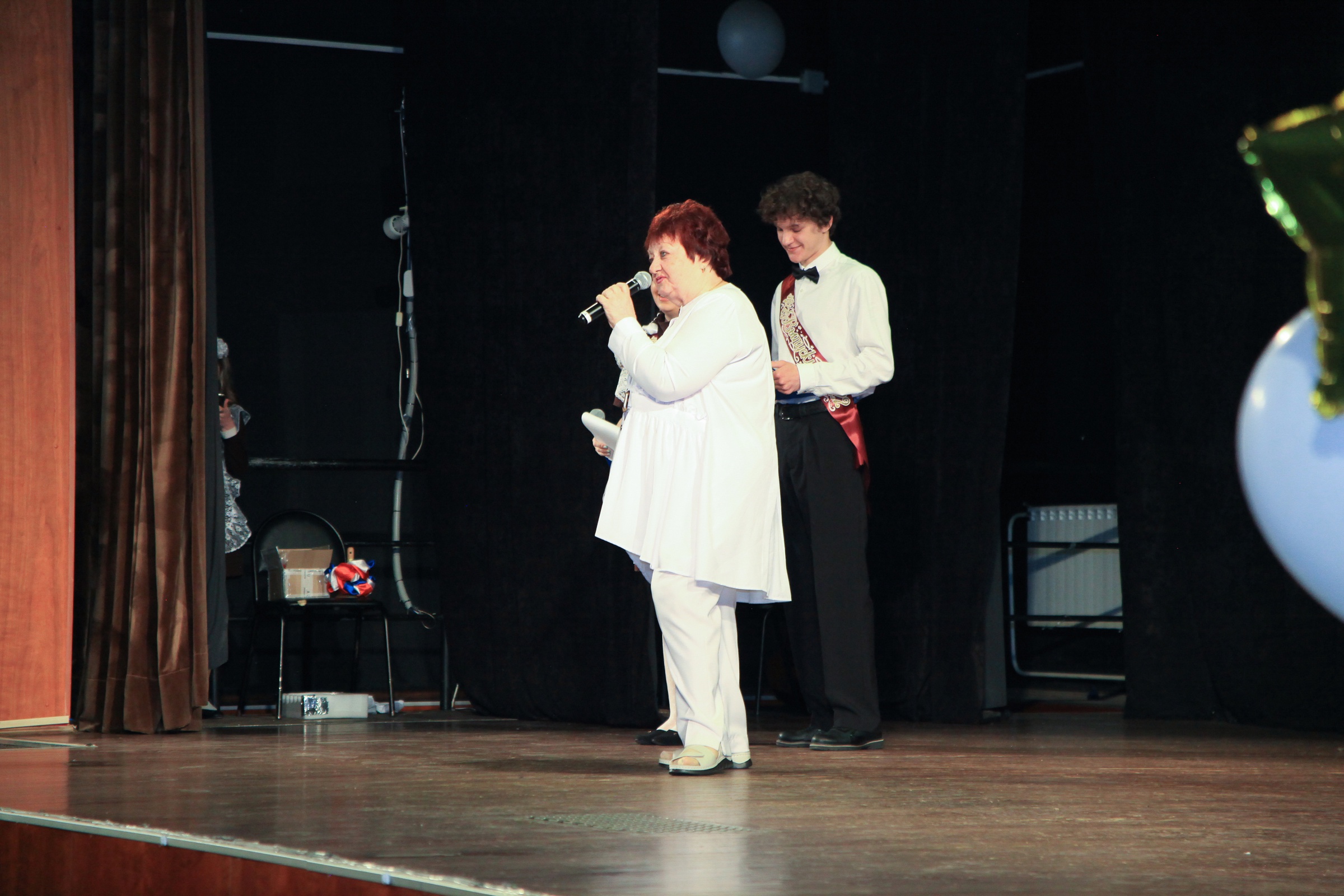 Последний звонок 2022. Первый учитель