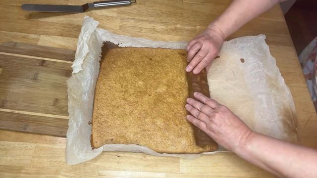 Банкa сгущёнки и 2 яйца и вкусный и  быстрый рулет у вас на столе