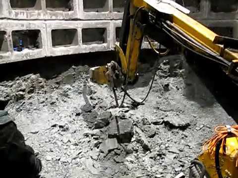 Робот Brokk 330.  Подземный коллектор в СПб