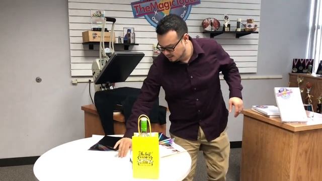 Как персонализировать сувенирный пакет с помощью трансферной бумаги?