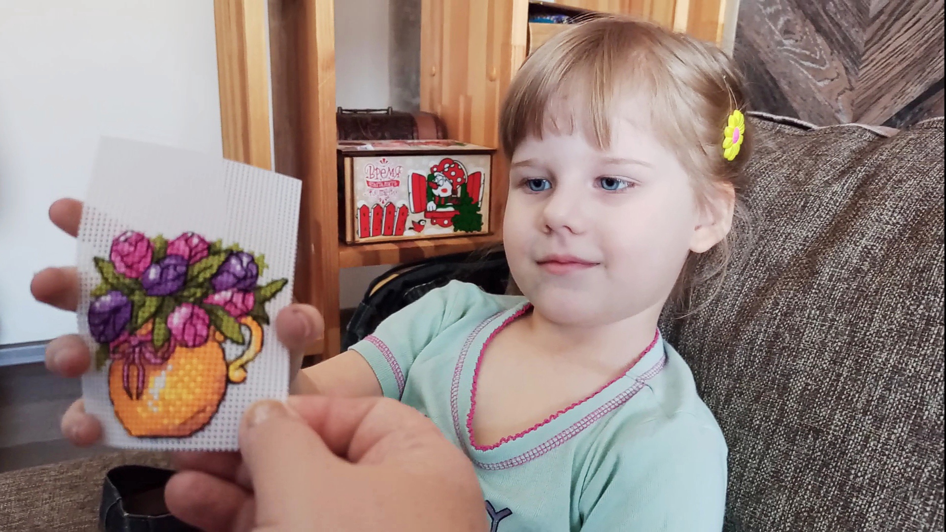 Наше творчество. Мы все перепачкались)) теперь вышиваем.