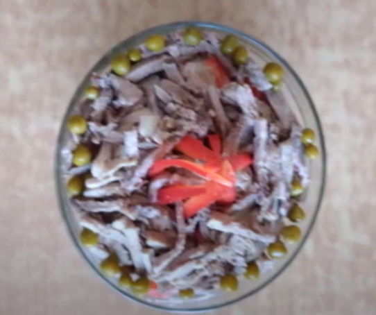 Салат с языком и маринов овощами.wmv