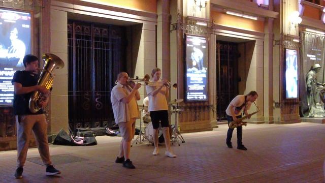 УЛИЧНЫЕ АРТИСТЫ  / СТАРЫЙ АРБАТ / МОСКВА/ 2022.08,01