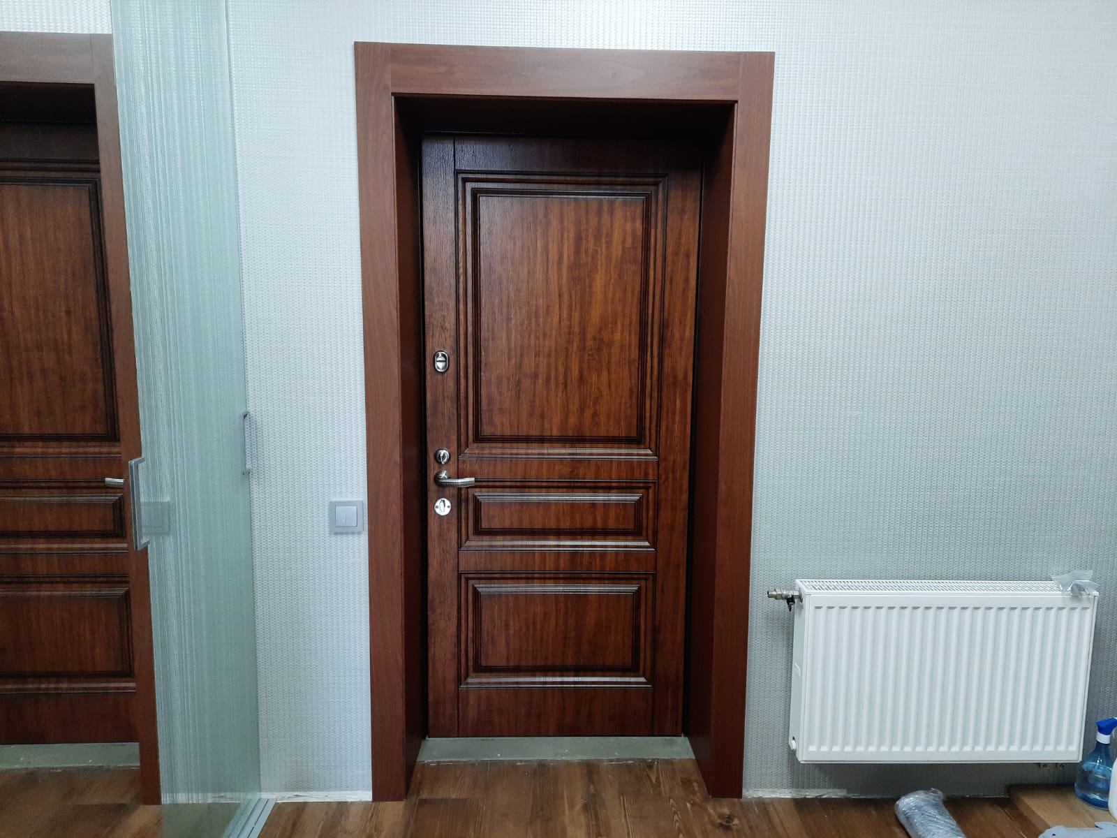 Доборы и наличники на заказ в загородном доме