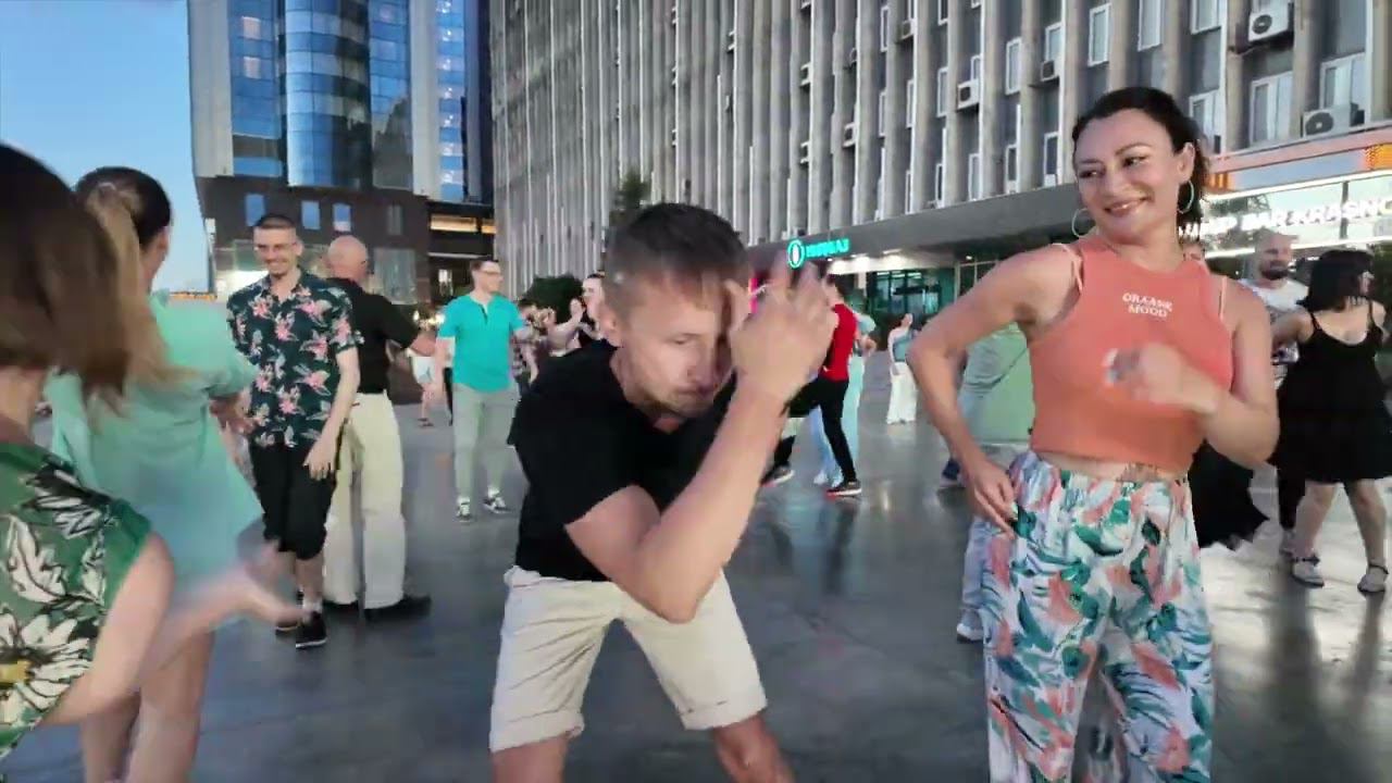 Salsa Dancing. Open Air - Palladium Street #salsa #salsadancing #openair #dance