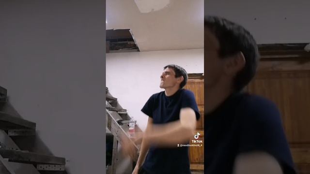 ты смотрел на лево