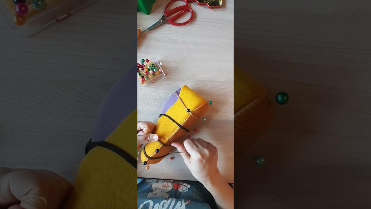 Как я пришиваю подошву сапожным крючком к валяным тапочкам