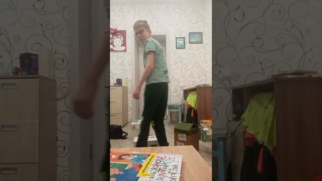 Выбери правильную коробку челлендж! #shorts (субтитры русский)