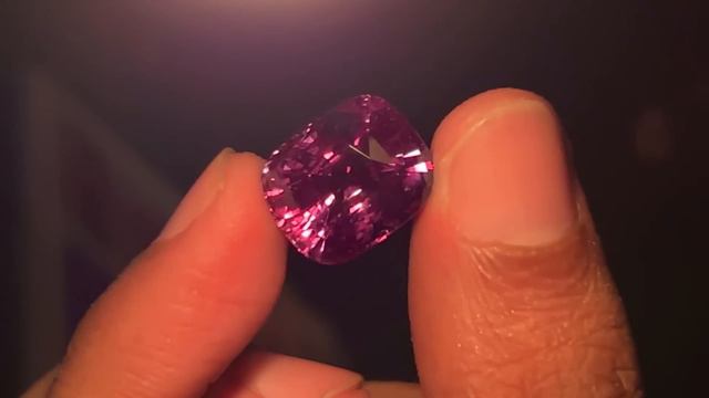 Редкий александрит из Бразилии.