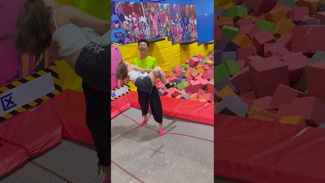 ПРЫЖКИ НА БАТУТЕ | Trampoline Jumping  | Смешные видео | Funny Videos #6 #poseitv #shorts #шортс