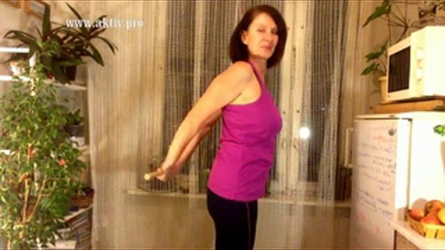 Тренировка для женщин 50+ на кухне 3