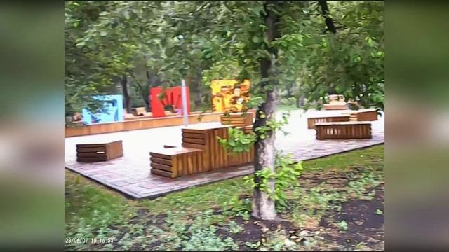 Ладони!!!! Екатеринбург. угол ул.Белореченская и ул.Шаумяна.