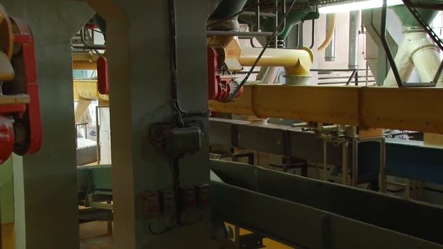 Карусельная фасовка муки в мешки с погрузкой в вагоны на Тихорецком КХП