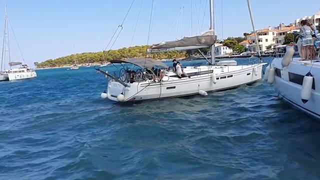 Аварийные ситуации - Швартовка - повреждены 4 лодки.