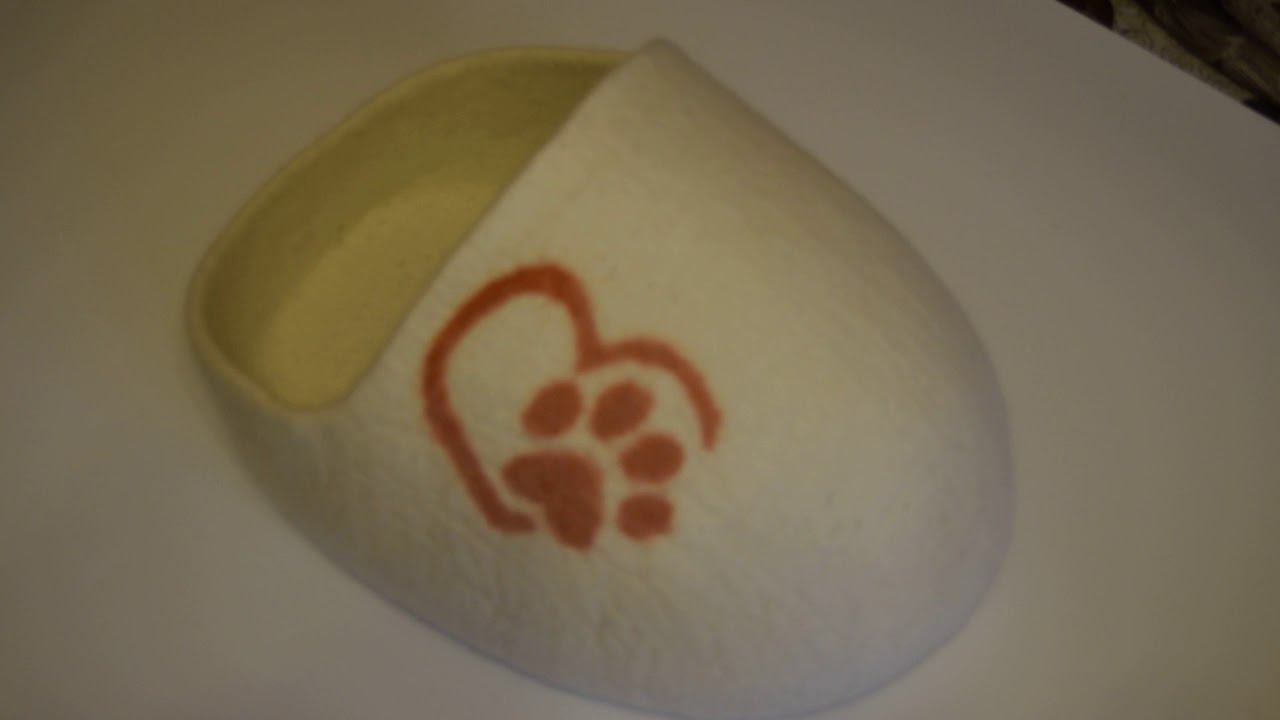 Лежанка валяная из шерсти, для кошек и собак, белая, полузакрытая