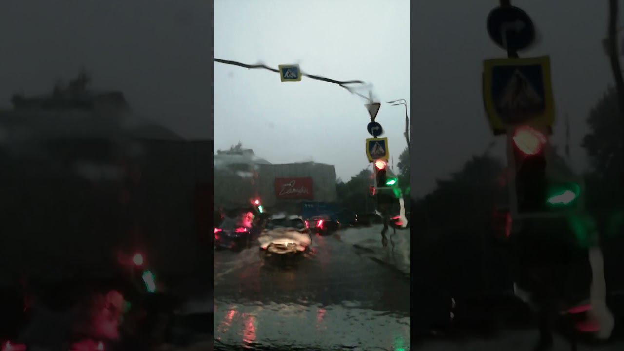 В Москве полдень Суперливень пришёл в Москву.