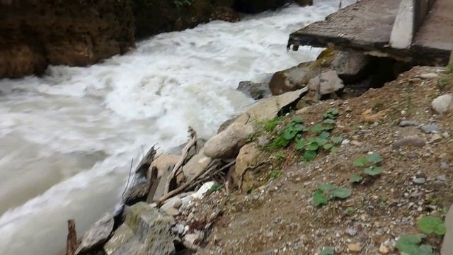 Бурный Чегем, Ущелье и мини водопад